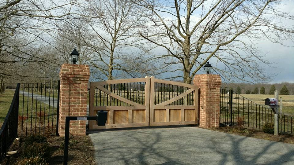 How To Build a Wooden Gate | Leading Edge Fence & Gates